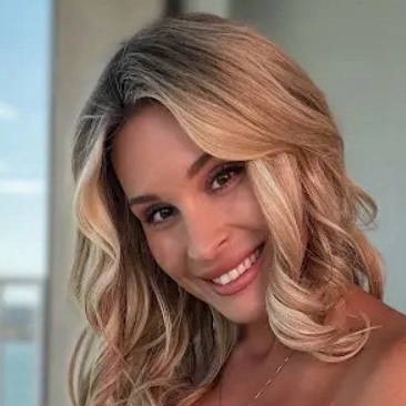 Chat with Allie Rae - Flipped.Chat - AI Character Chatbot